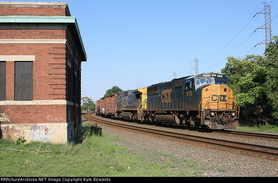 CSX SD60M #8785 on Q301-24